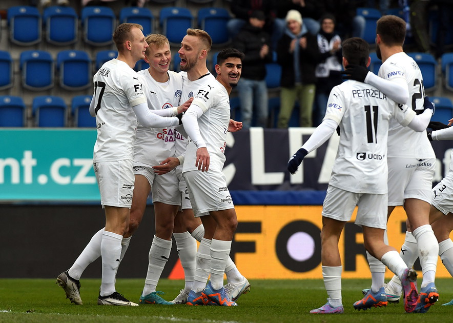 Slovácko zvítězilo nad Boleslaví, rozhodl Kadlec - 1.FC Slovácko
