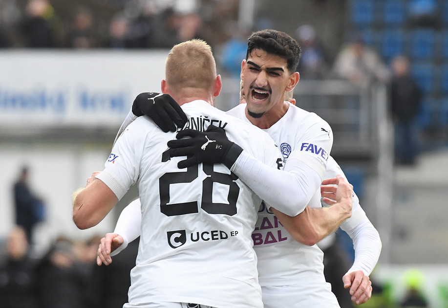 Slovácko zvítězilo nad Plzní 2:0 - 1.FC Slovácko